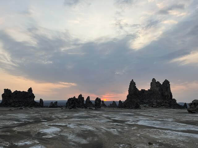 Overnight at Lake Abbé - Wandering North